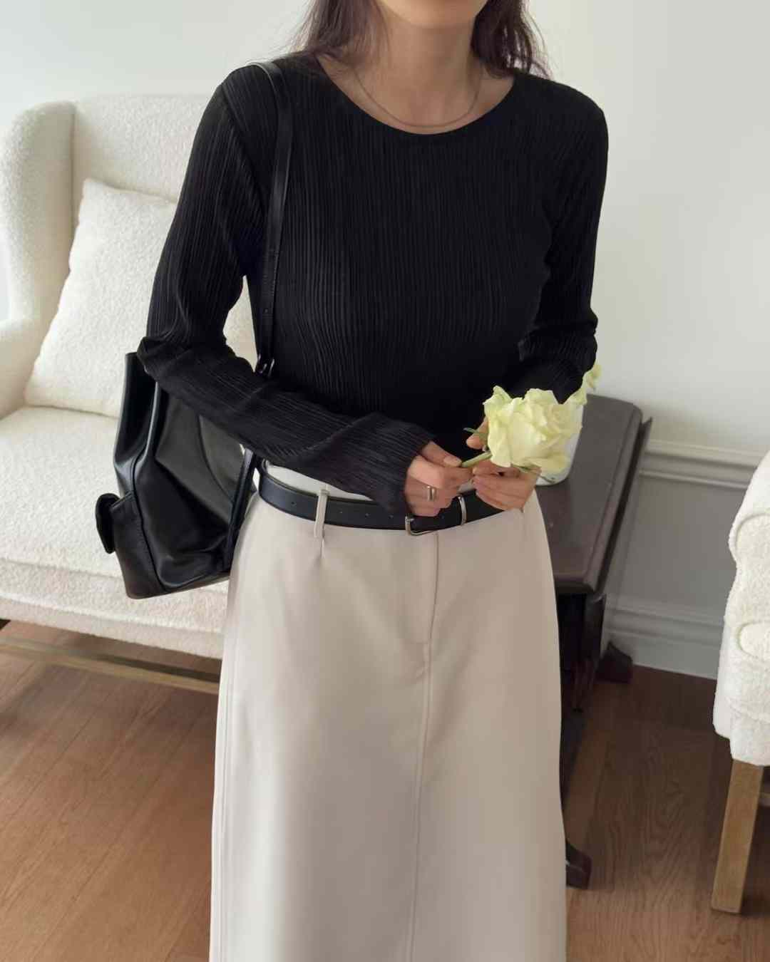 B61.背後雙釦皺皺上衣 | BASIC | French Chic 法式優雅流行時尚| - 官方網站